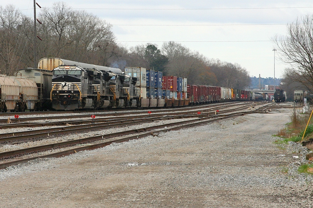 NS SB freight to new orleans